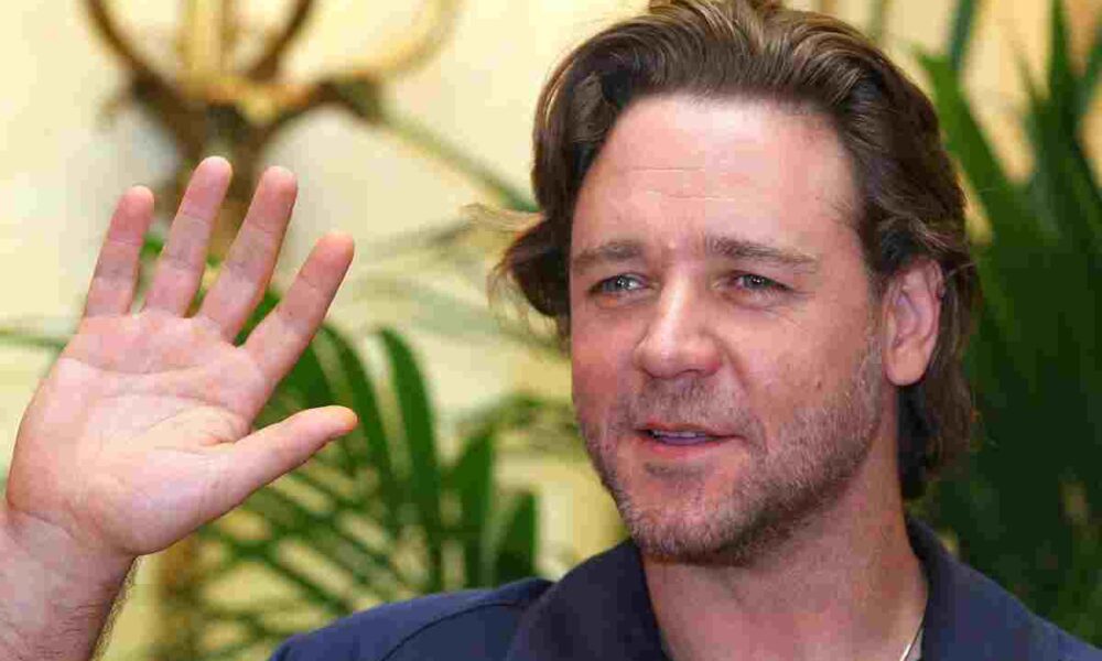 Russel Crowe e la Lazio: il messaggio dell'attore ai tifosi - VIDEO Russel Crowe e la Lazio: il messaggio dell'attore ai tifosi - VIDEO