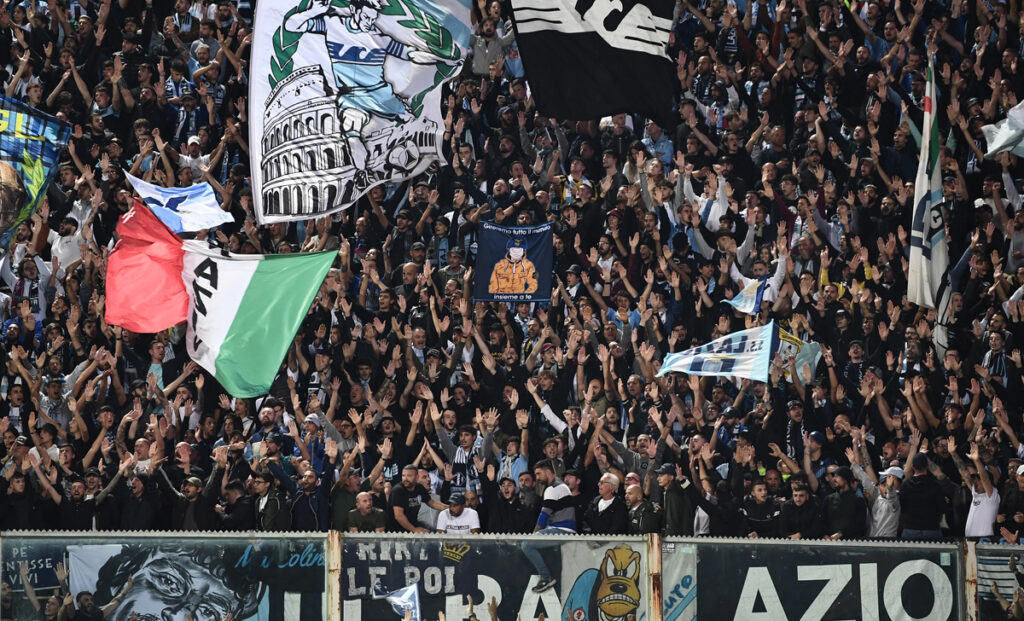 Ajax Lazio, vietata ai tifosi laziali la trasferta in Olanda: la decisione Ajax Lazio, vietata ai tifosi laziali la trasferta in Olanda: la decisione