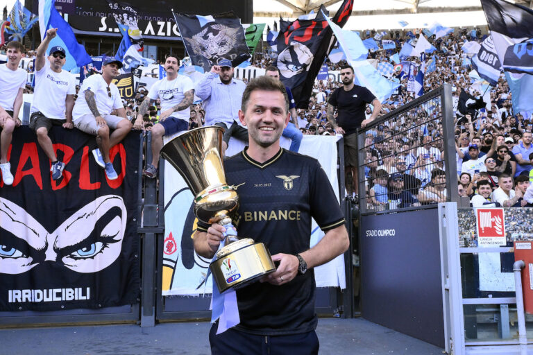 Lazio, il ricordo della firma di Lulic del derby con la Roma